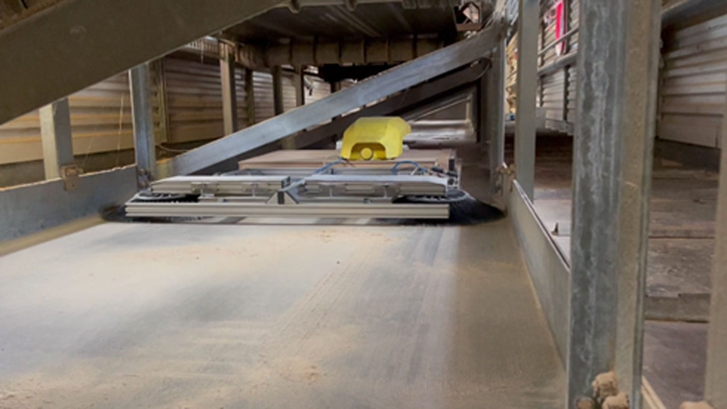 New robotically cleaning machine